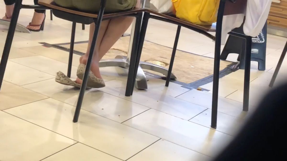 Asian Girl Shoeplay July 2018